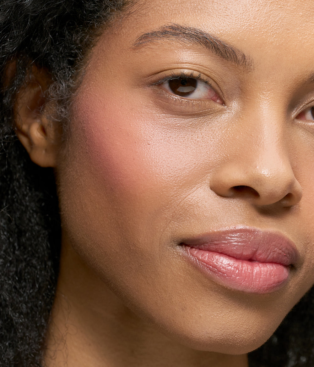 Le blush liquide – CÉNÉE